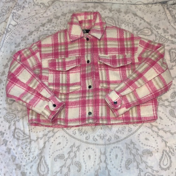 Zara | Jackets & Coats | Zara Pink Cropped Plaid Shacket Overshirt ...